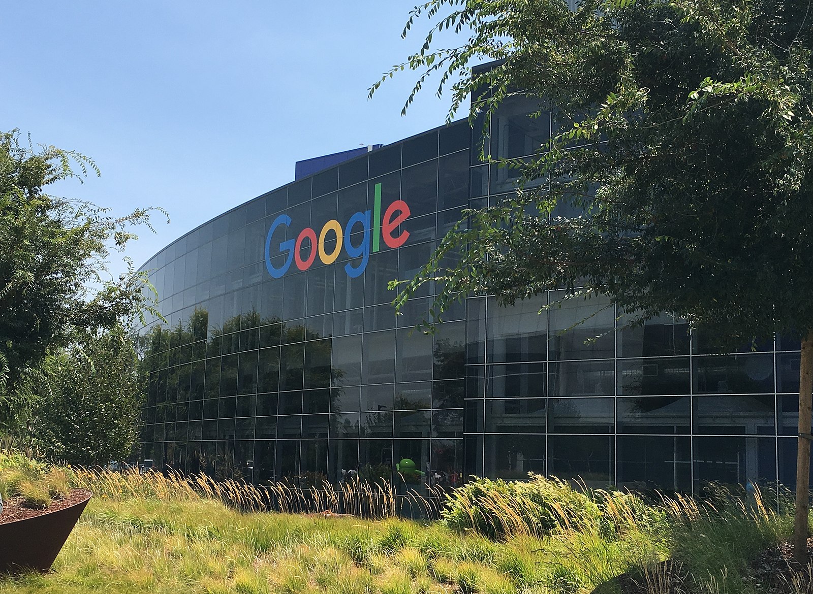 Desalojan edificio de Google por paquete sospechoso. Todo queda en un ...