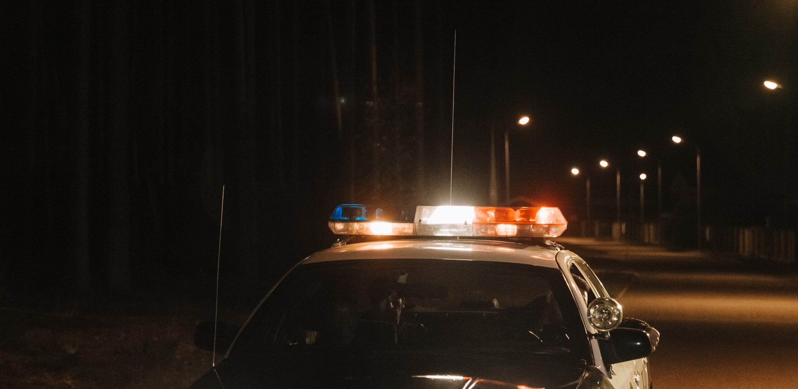 Balean a un menor y apuñalan a otro en Redwood City durante el fin de ... Balean a un menor y apuñalan a otro en Redwood City durante el fin de ...
